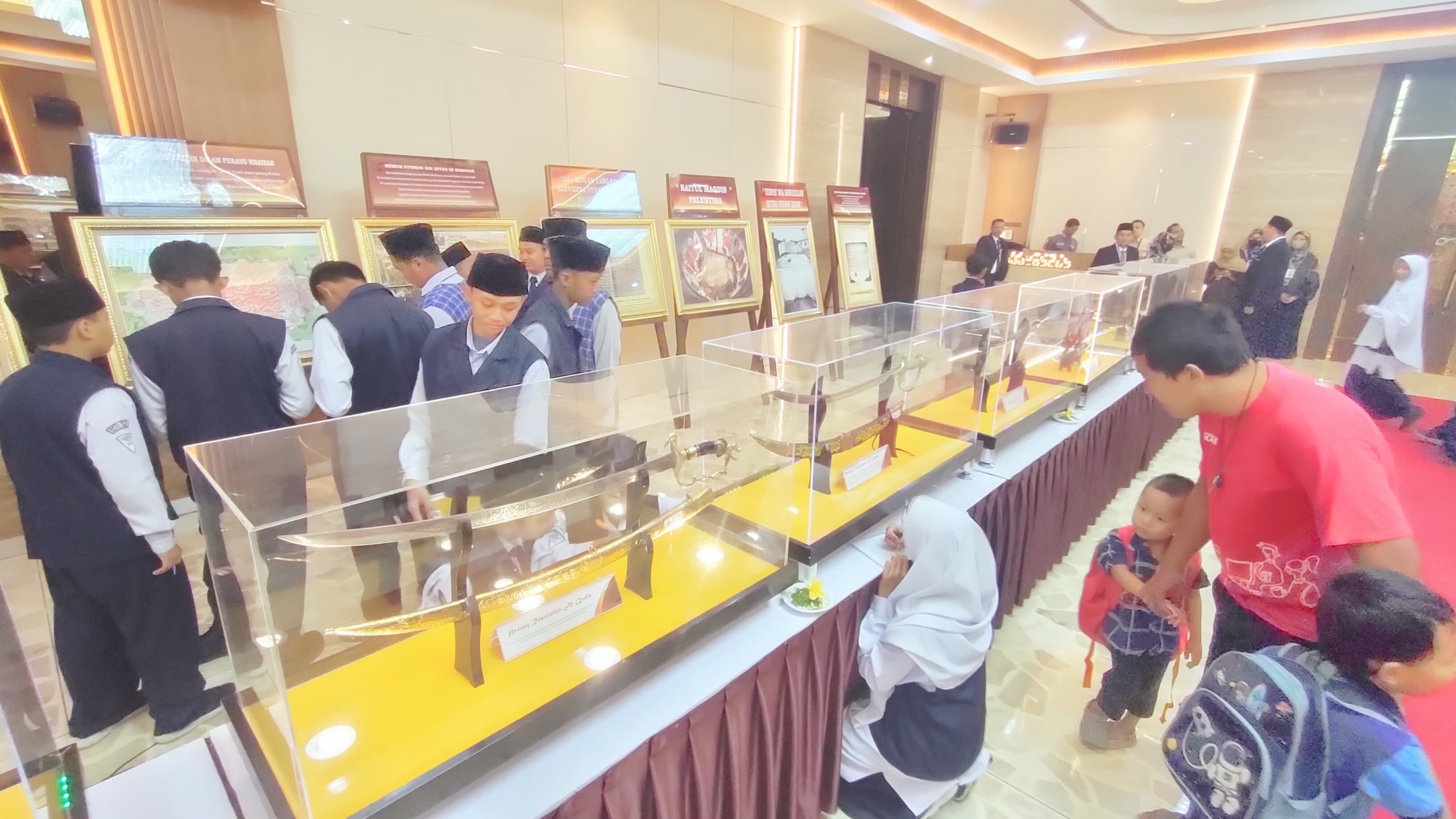 Dari Pedang Sahabat hingga Replika Ka’bah, Pameran Bernuansa