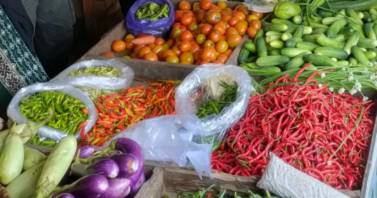 Harga Cabai Rawit Merah di Pasar Pagi Tegal Terus Melonjak